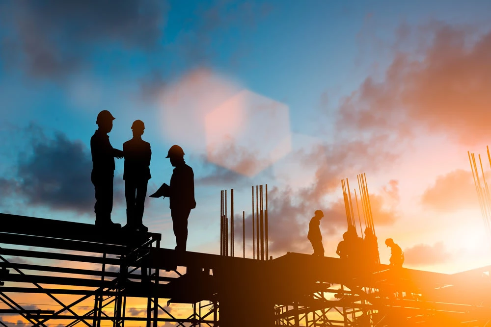Managing White-Collar vs. Blue-Collar Workers: What All Employers ...